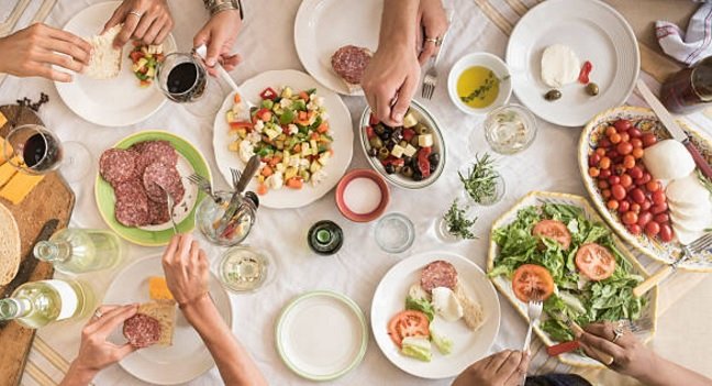 How to Prepare a Huge Feast for a Large Gathering the Last Minute | instafo
